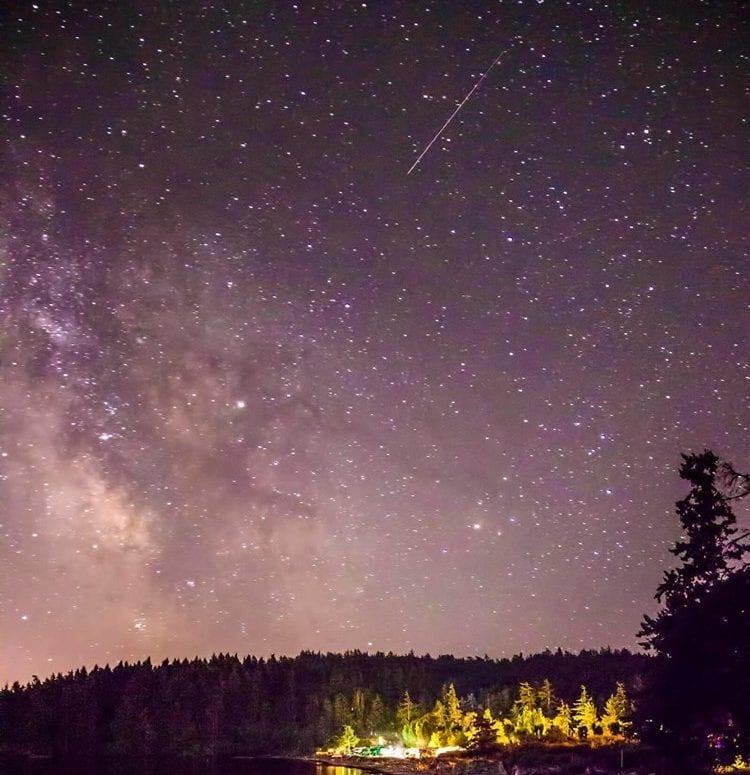 The Leonid meteor shower will grace Canadian skies this weekend