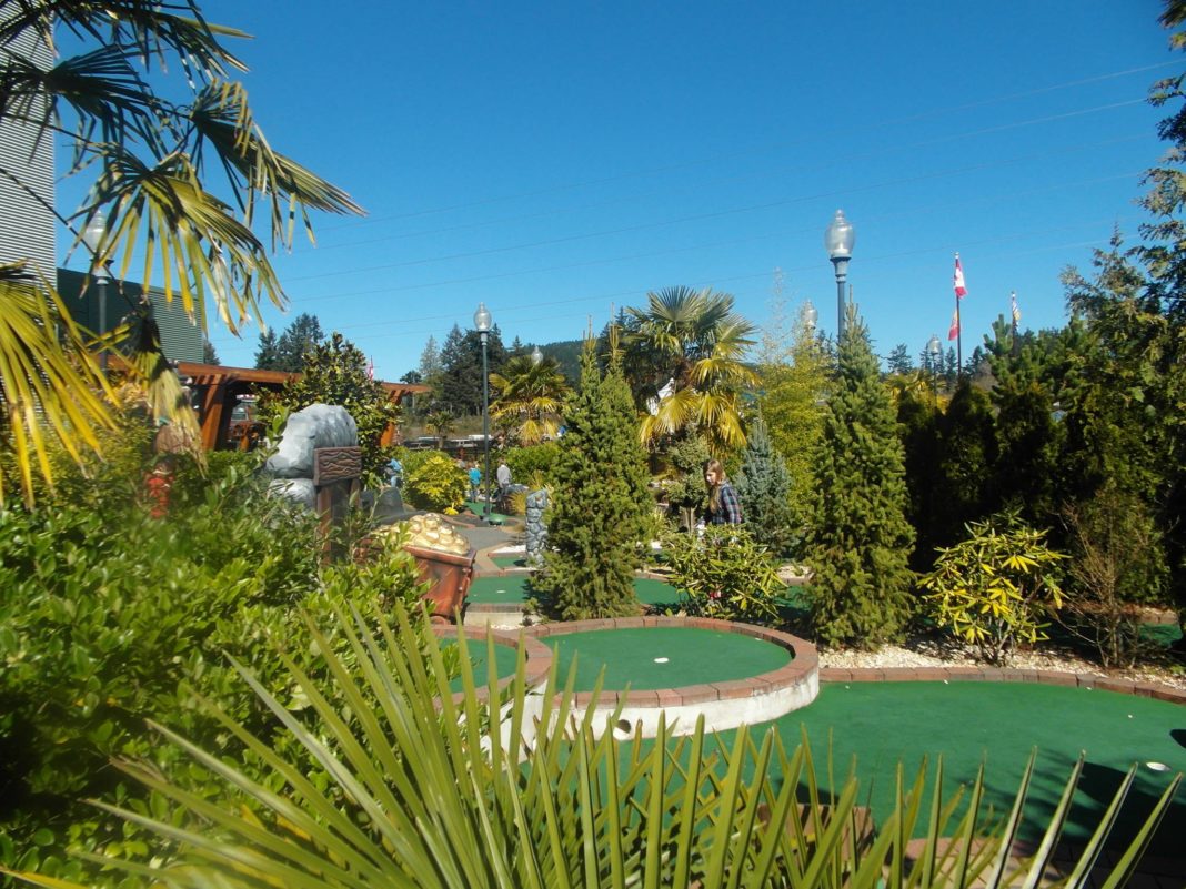 5 places to go mini-golfing in Victoria this summer