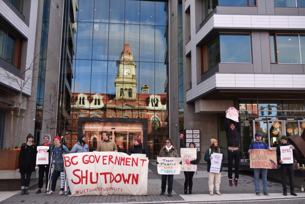 Wet'suwet'en supporters picket outside government offices in Victoria ...