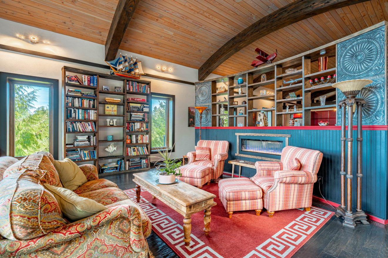 An orca lover’s ‘white whale’: This unique house just hit the market in ...