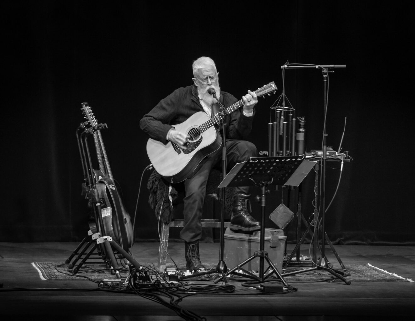7 captures from Bruce Cockburn's live performance at Royal Theatre (PHOTOS)