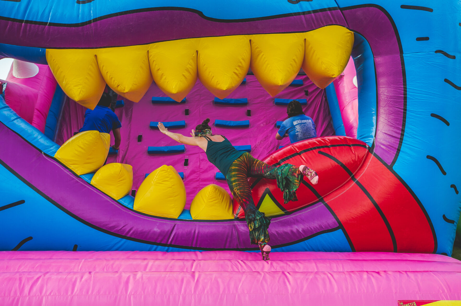 9 killer captures from the massive 1,000 foot inflatable obstacle ...