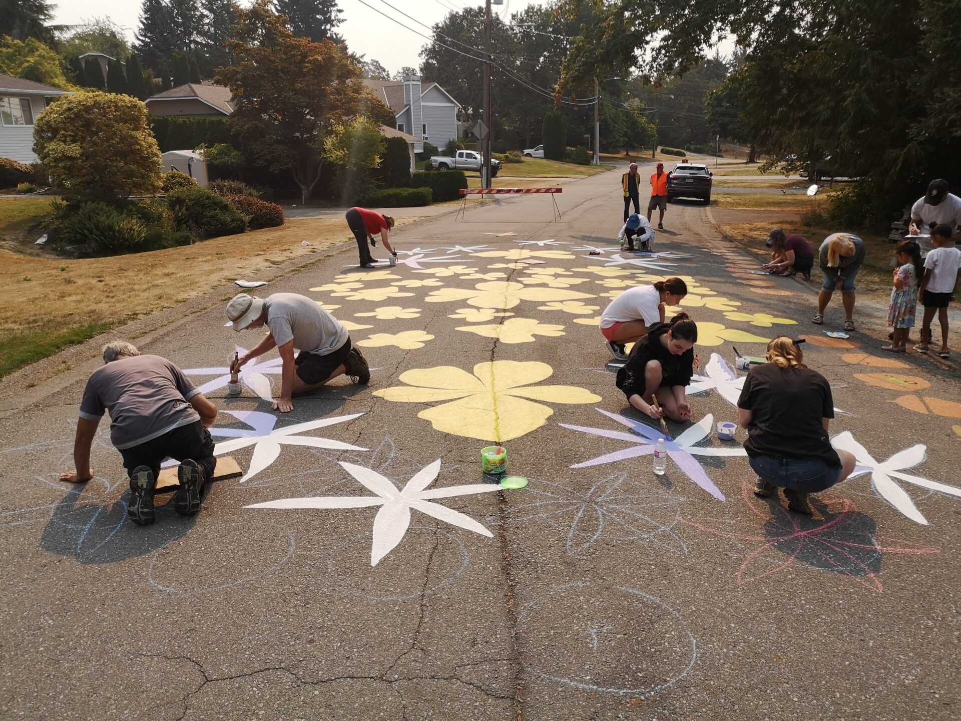 Saanich neighbourhood bands together to expand beloved floral road mural