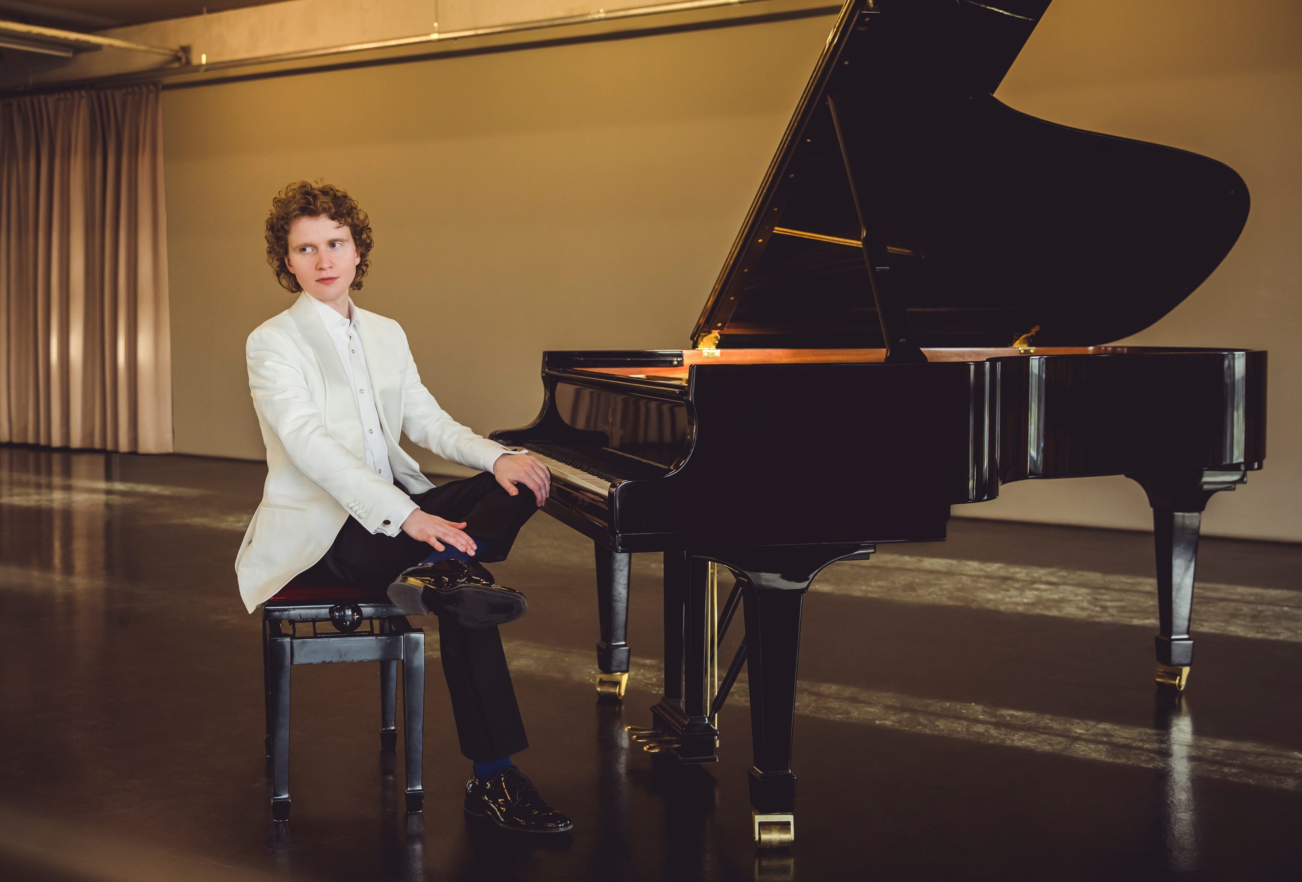 World-renowned pianist to make Vancouver Island debut at Mary Winspear ...