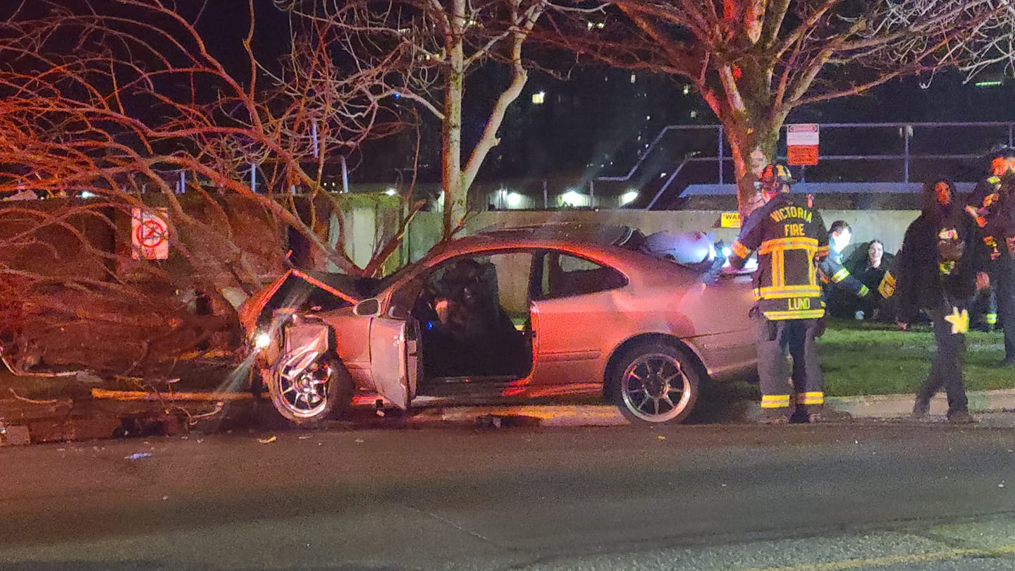 Two seriously injured in single-vehicle crash on Bay Street Bridge in ...