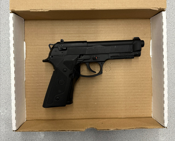 Man with imitation firearm draws large police response to Hillside ...