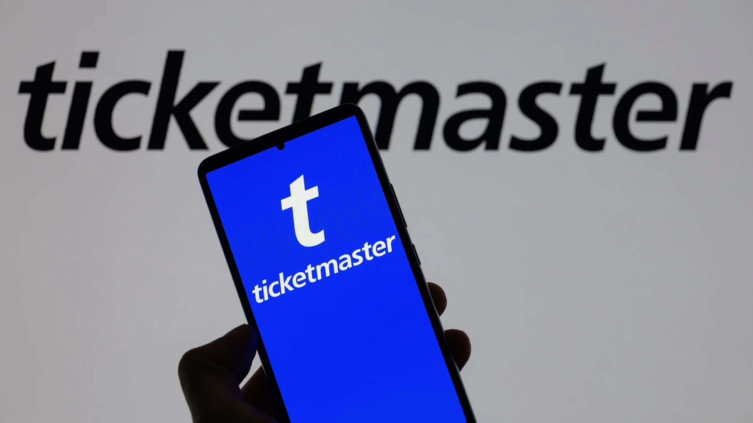Ticketmaster to pay out 1M Canadians in class-action lawsuit settlement ...