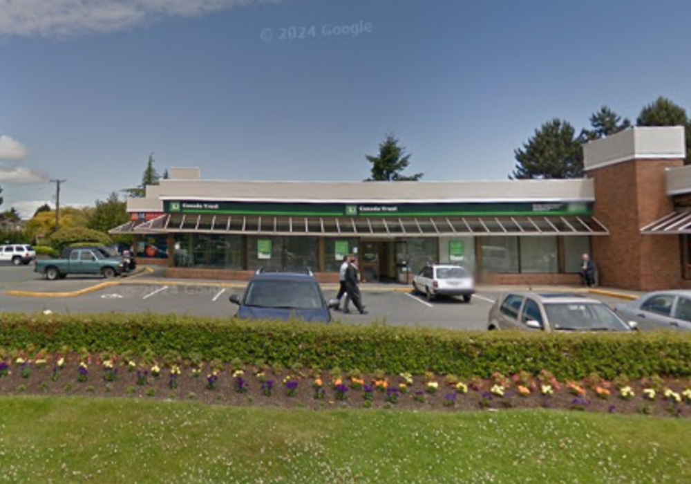 Suspect sought after allegedly attempting to rob TD bank in Oak Bay ...