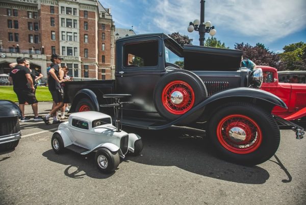 21 images from Victoria’s beloved Deuce Days craze (PHOTOS)