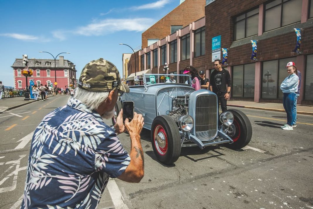 21 images from Victoria’s beloved Deuce Days craze (PHOTOS)