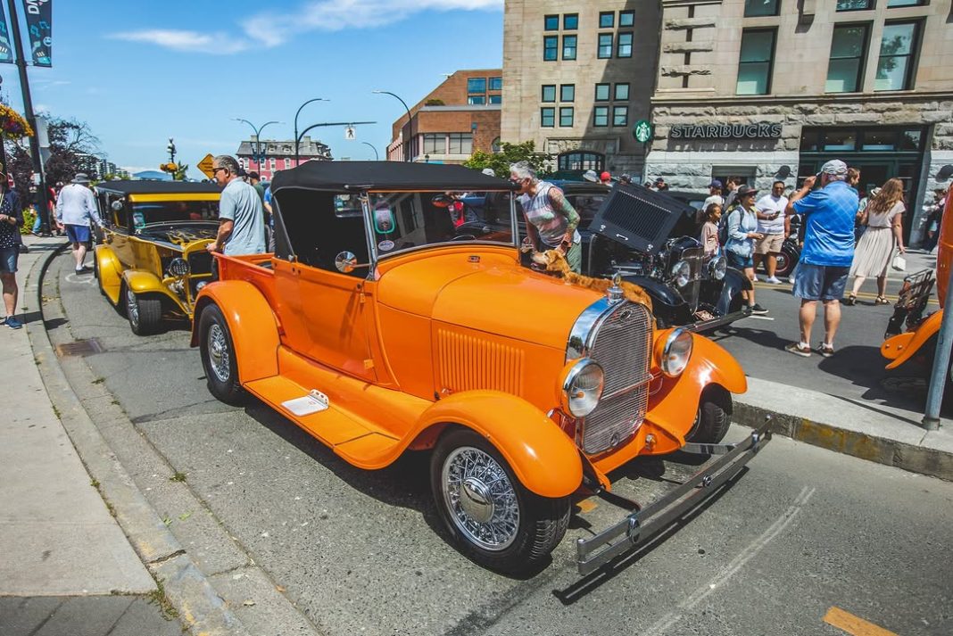 21 images from Victoria’s beloved Deuce Days craze (PHOTOS)