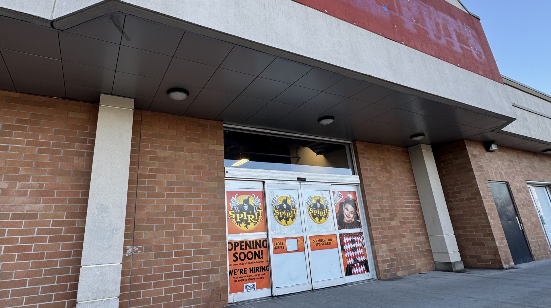 Victoria Spirit Halloween store set to open in new location at familiar ...