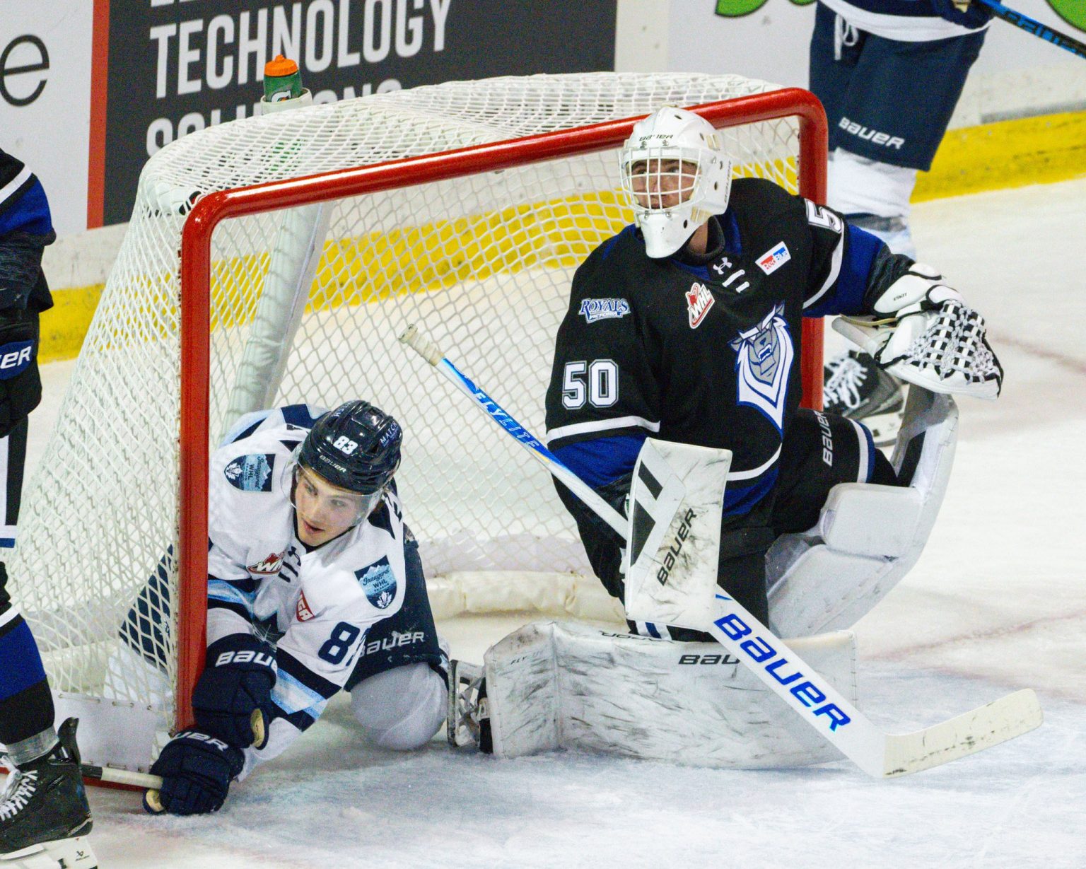 Victoria Royals netminder scores title of WHL Goalie of the Week