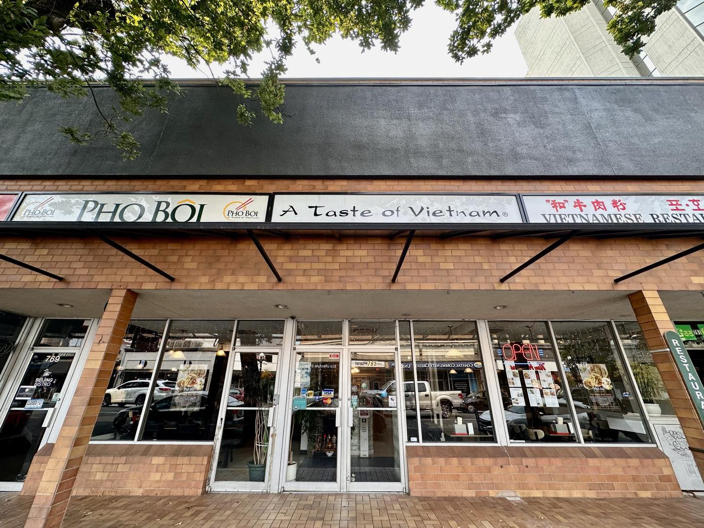 Another small restaurant quietly closes its doors in downtown Victoria
