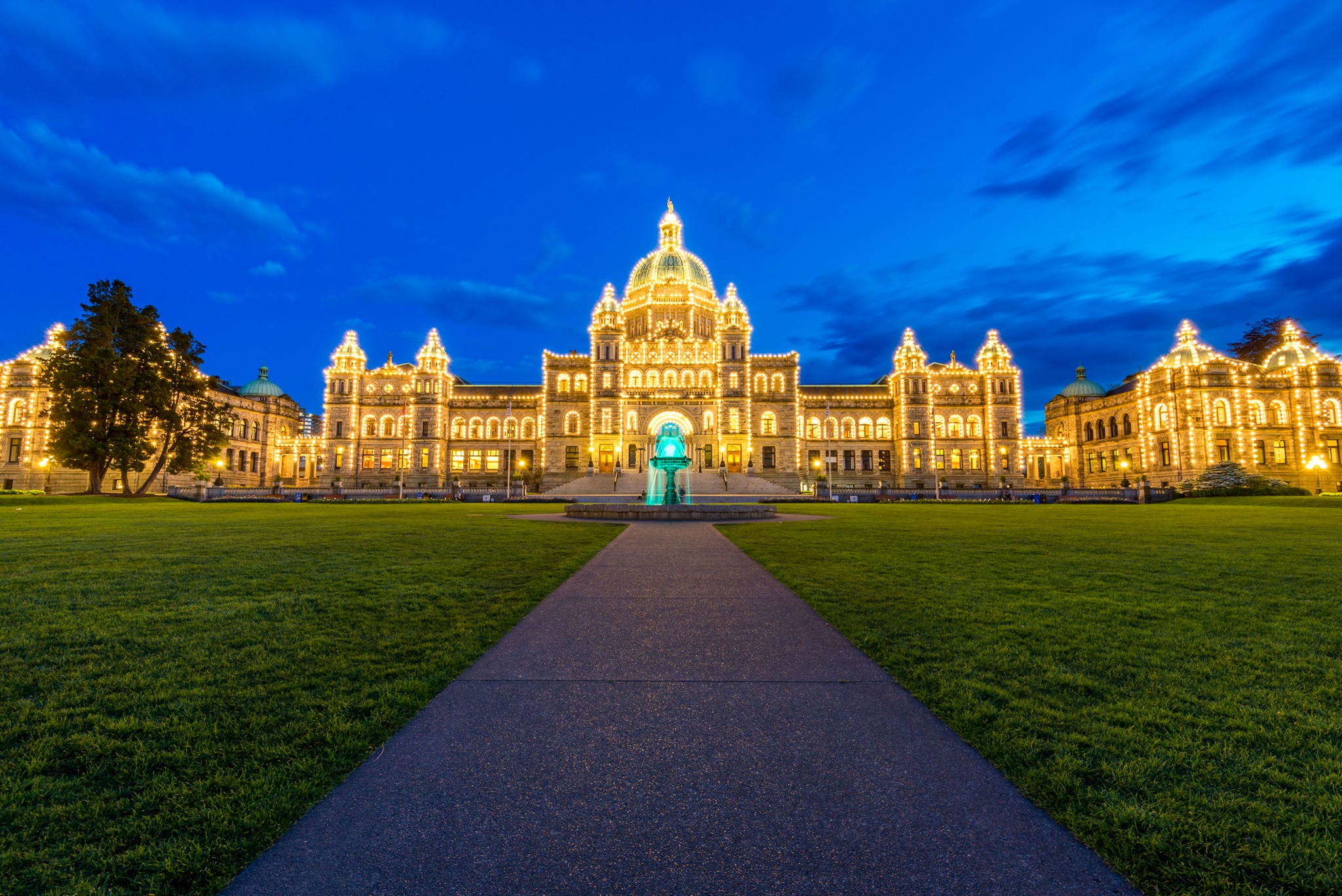 Here's why Victoria’s BC Legislature building will be lit up green this ...
