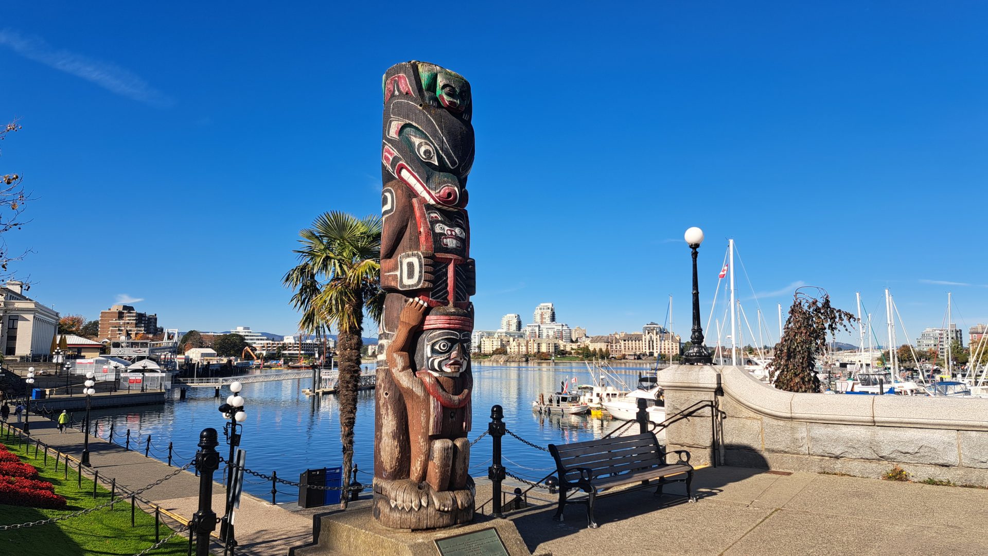 Totem pole that stood in Victoria’s Inner Harbour for nearly 60 years ...
