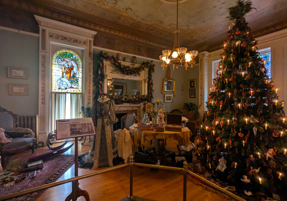 Celebrate the holiday season with a new guided tour at Craigdarroch Castle