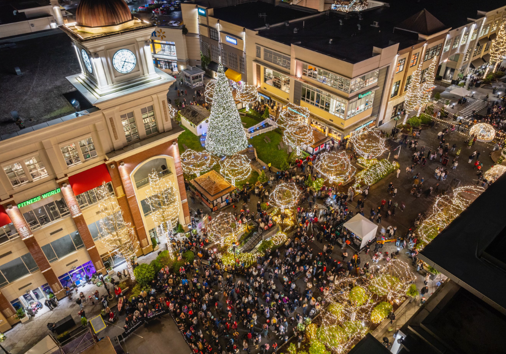 Uptown’s annual tree light-up kicks off the holiday season this weekend