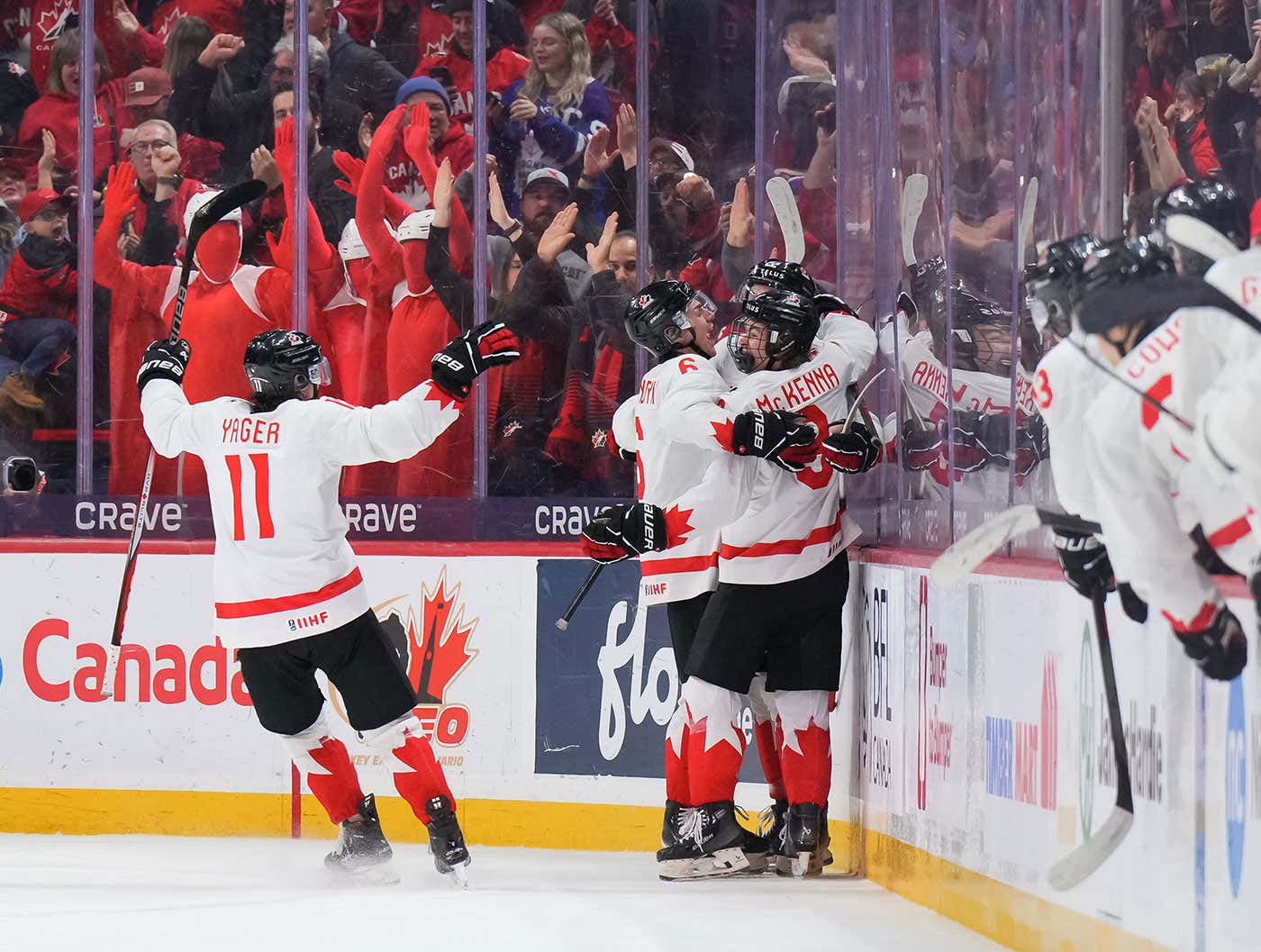 Canada opens World Juniors with statement win over Czechia